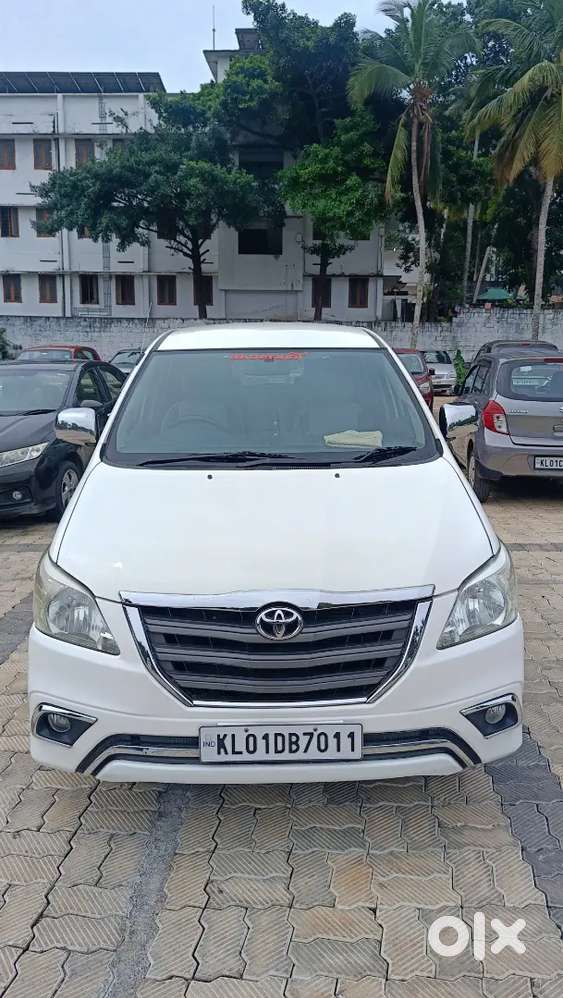 Innova 2016 - Cars - 1812795662