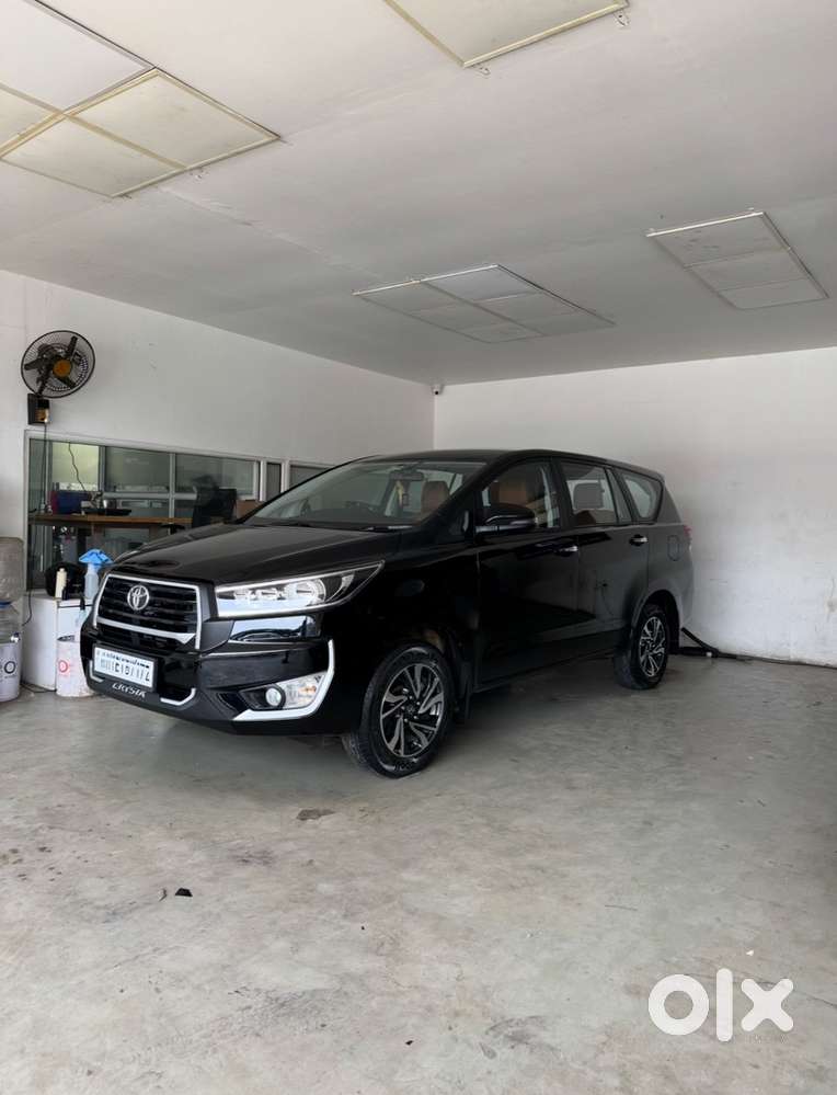 Toyota Innova Crysta GX+ 2025 Diesel 7200Km Driven - Cars - 1819801445