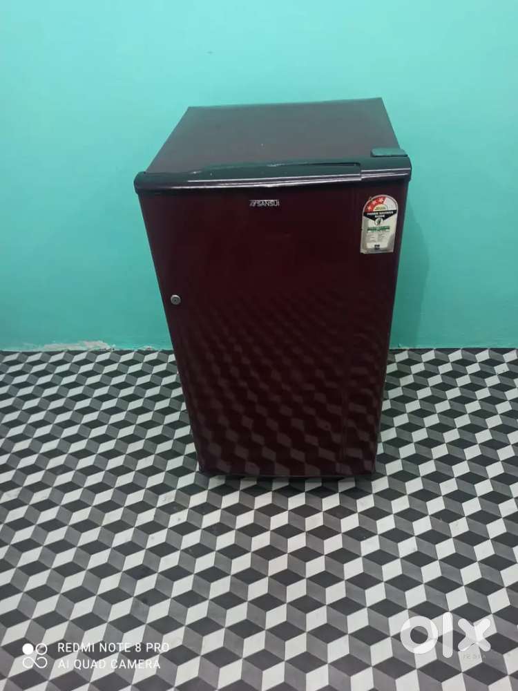 I'd56 Sansui mini fridge 90ltr meroon colour fridge - Fridges - 1793615644