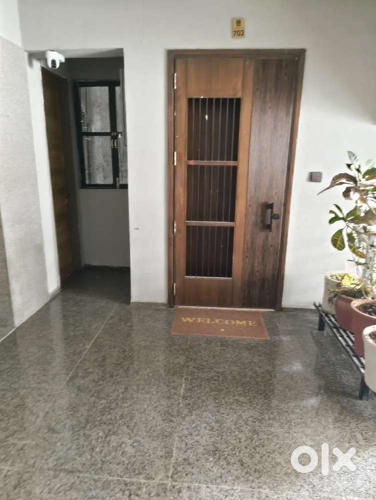 4bhk 5 bathroom seprate survant room well maintained full furnished 2b ...