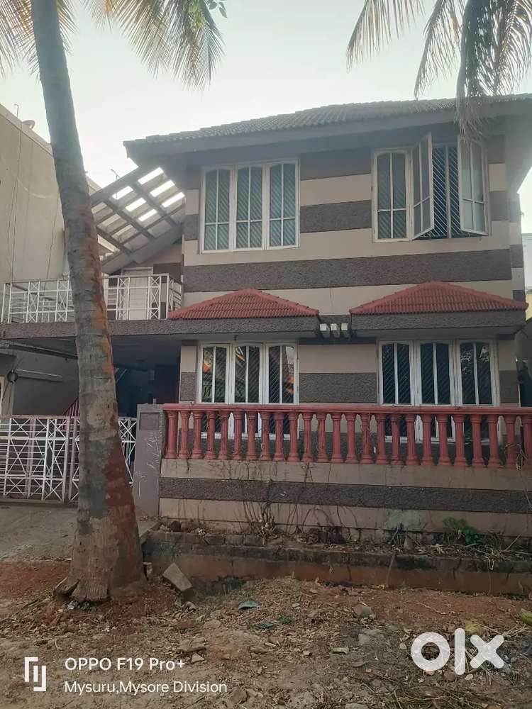 30/40 duplex 3 BHK 20 year house for sale near Kuvempunagar 1cr45laksh - For Sale: Houses ...