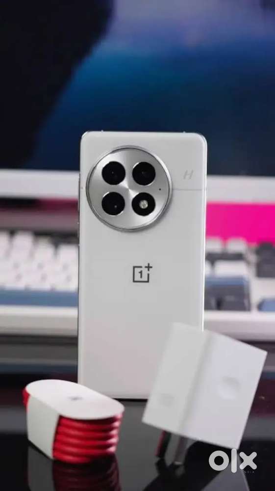 1 day old One Plus 13 - Mobile Phones - 1798051328