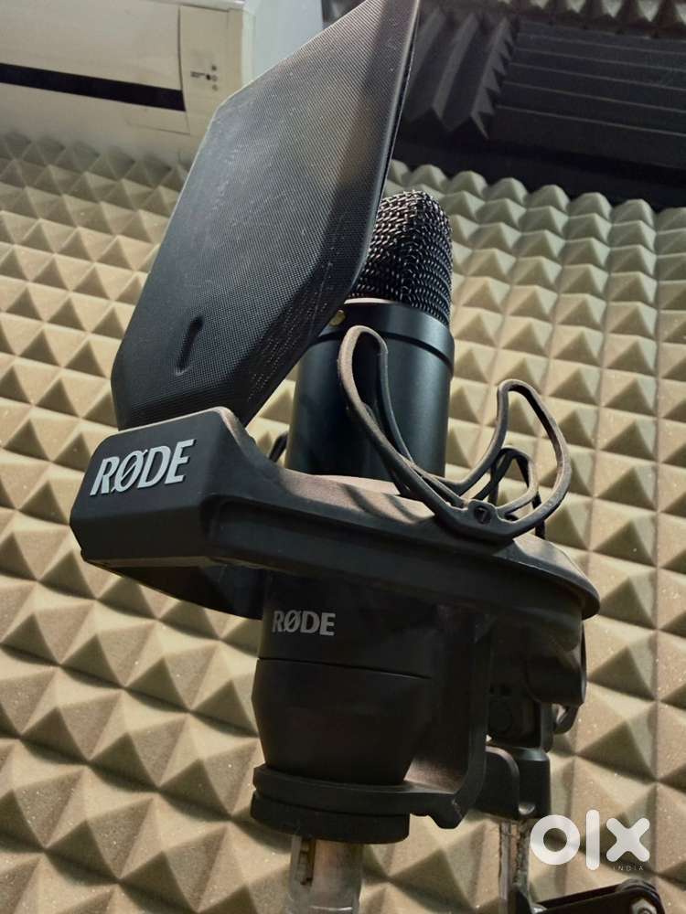 Rode NT1 Large Diaphragm Cardioid Condenser Microphone - Vocals Mic ...