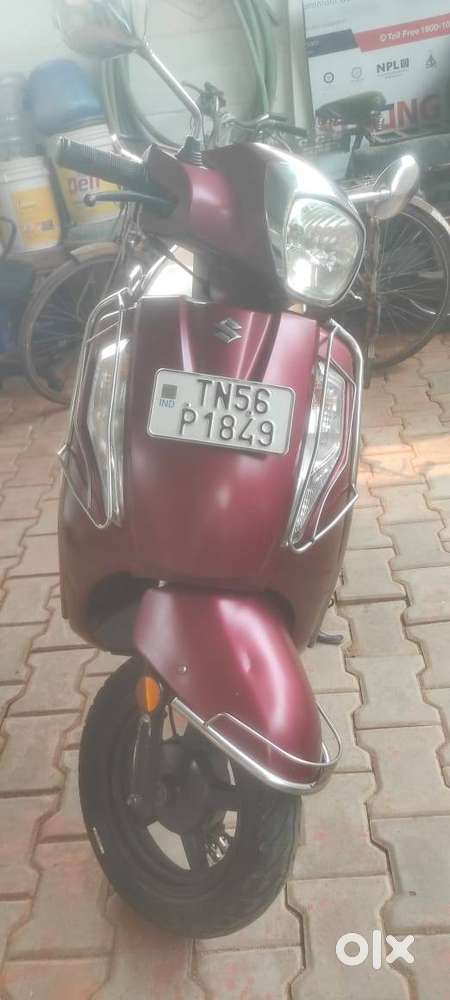 Cherry Red colour - Scooters - 1826115359