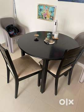 Round Dining Table Buy Sell Used Furniture in HSR Layout OLX