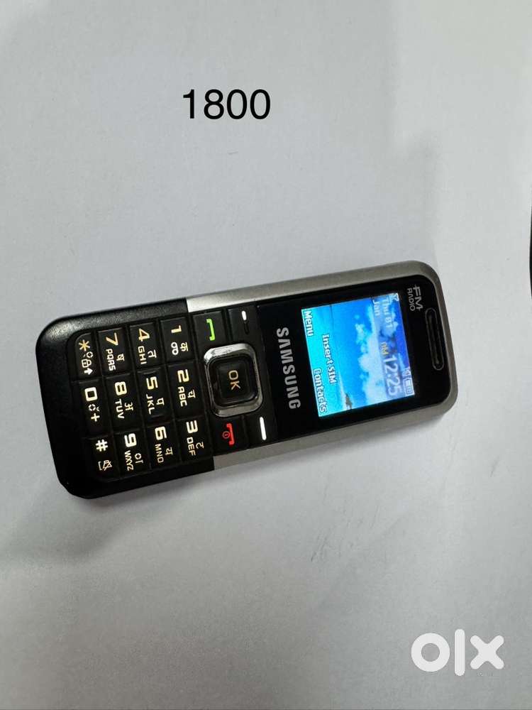 Old mobile phones. Keypad/ touch screen/ touchpad. (No charger ...