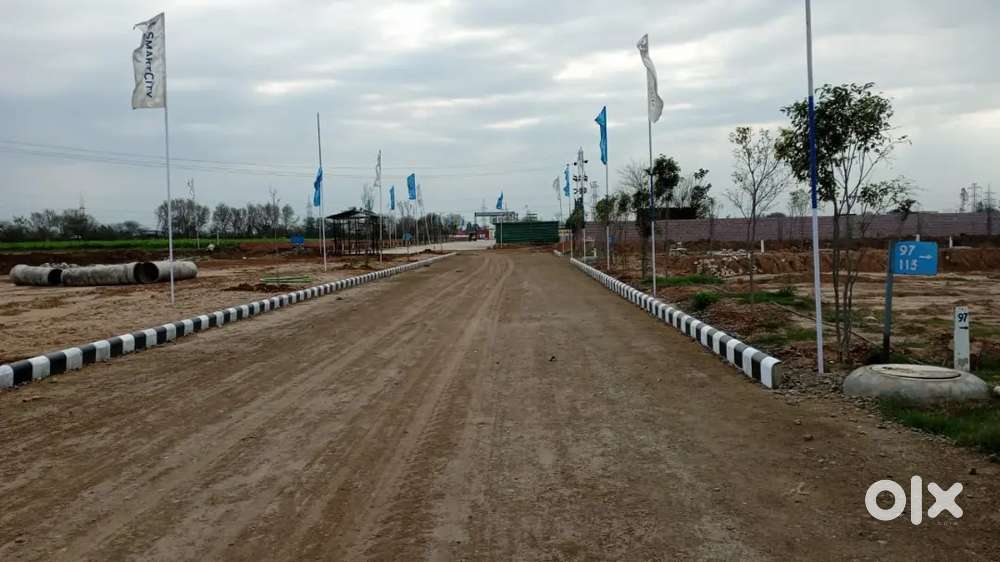 114 Gaj east facing plot available on 200 ft BANUR-IT CITY Road Mohali ...