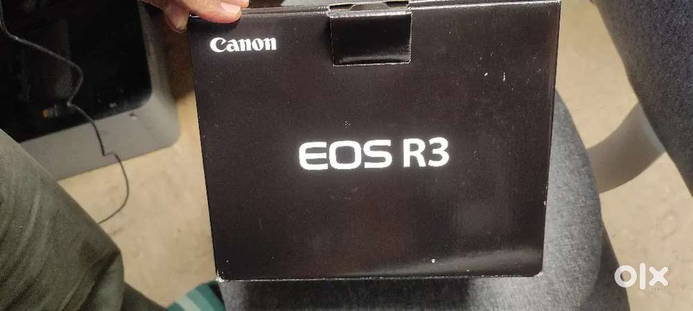 Canon EOS R3,R5 - Cameras & Lenses - 1752669362