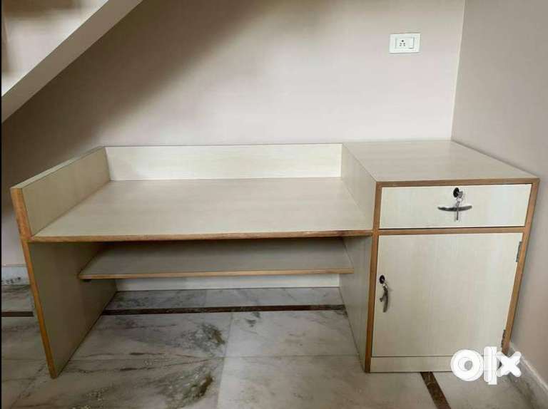 Office Counter Table Buy Sell Used Furniture in India OLX