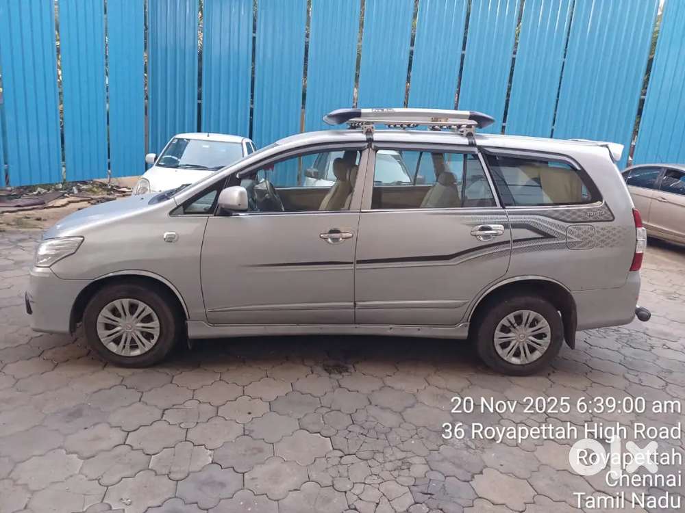 Toyota innova 7+1 travels vehicle yellow bord - Cars - 1828725682