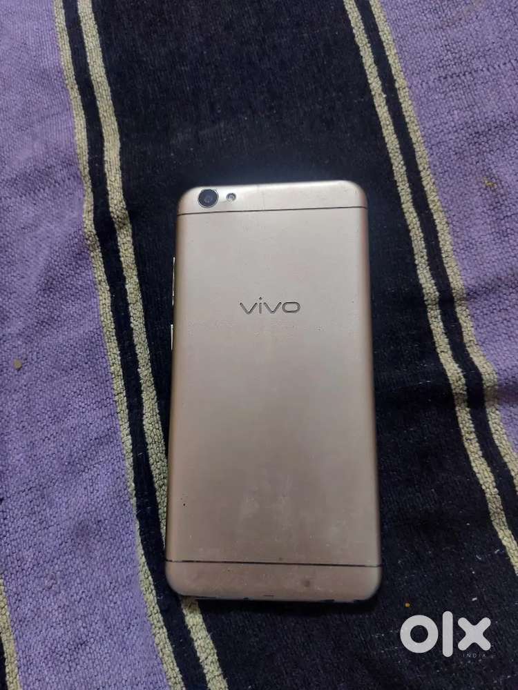 Vivo 1801 is in good condition - Mobile Phones - 1813068664