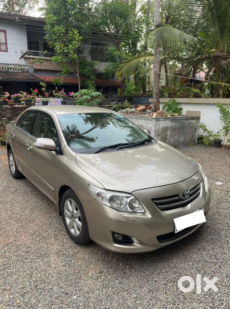 Toyota Corolla Altis 2010 Petrol automatic Good Condition - Cars ...