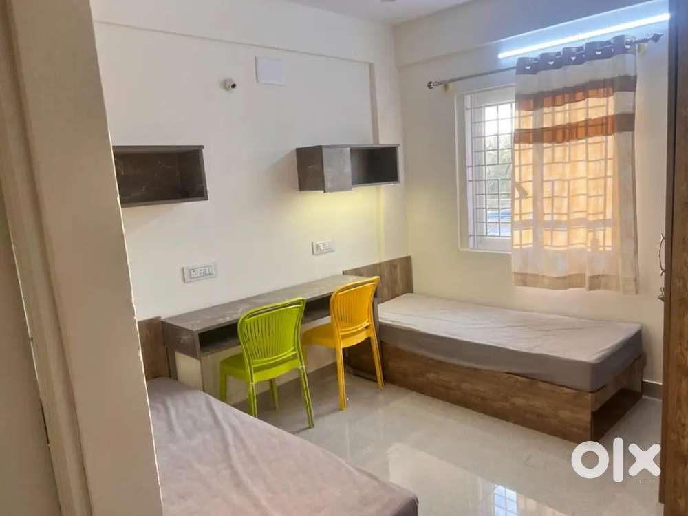 PG Available For Working & Professional Near Matiyari - PG & Guest ...