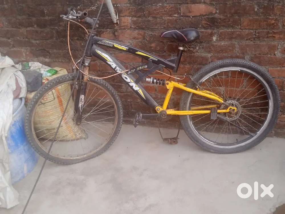 Brand name is Avon altair but it not good condition - Bicycles - 1807203085