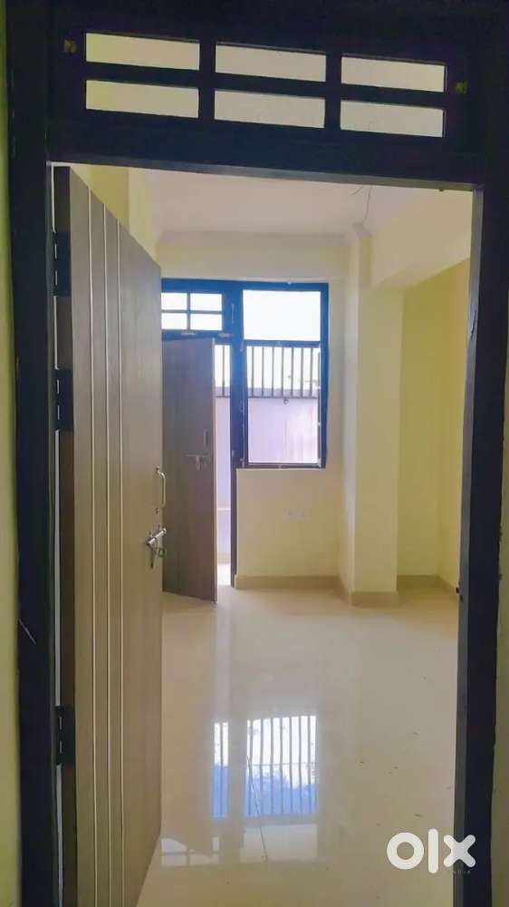 Spacious 2BHK Flat for Sale in Zamboor khana Machlimohal Lucknow - For ...