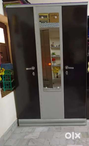 Triple door almari Beds Wardrobes 1787628368