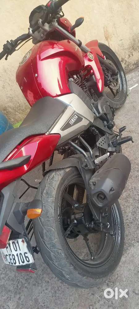 Yamaha FZ version 1 - Motorcycles - 1813689871