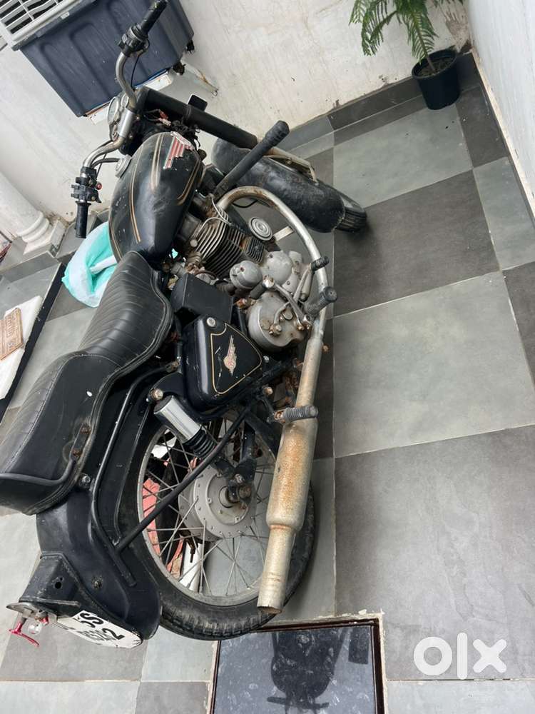 Royal Enfield Standard 350 bullet in authentic and royal look ...