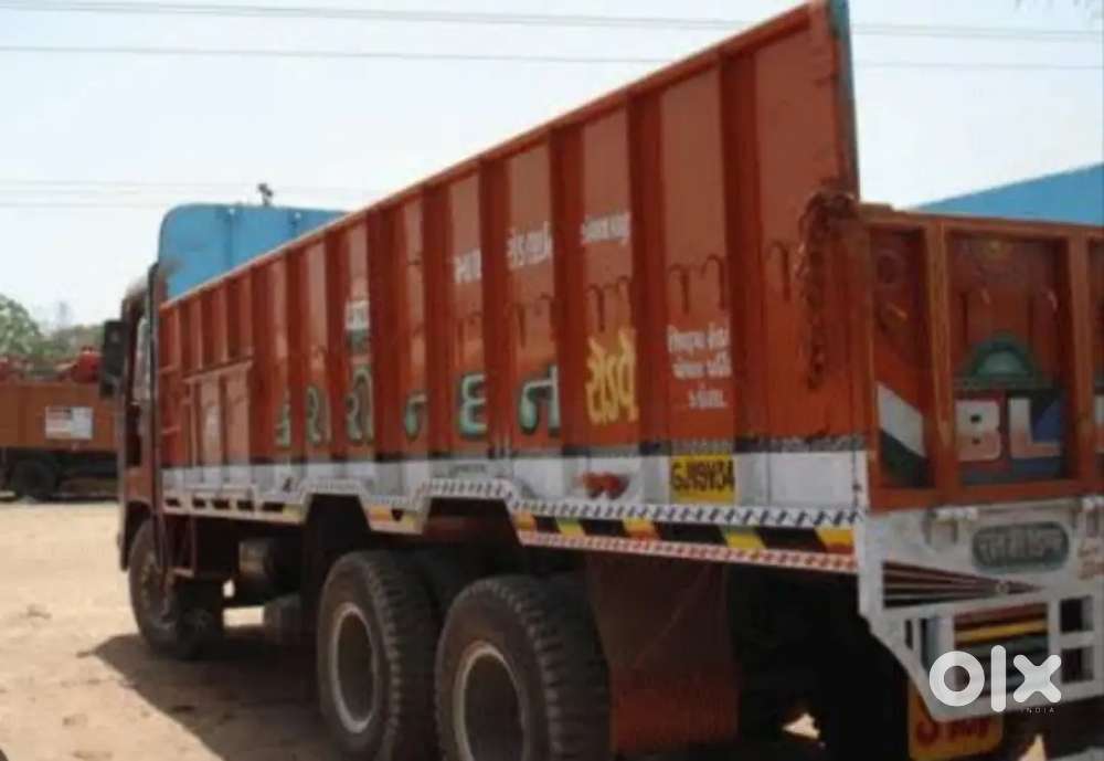 Gaadi flyas me lagvane ke liye sampark kre - Driver - 1788634184