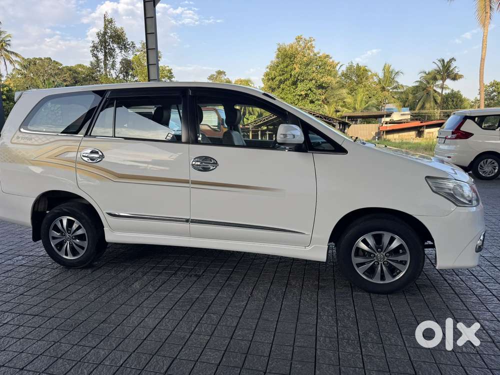 Toyota Innova 2.5 Z Diesel 7 Seater BS IV, 2015, Diesel - Cars - 1811944567