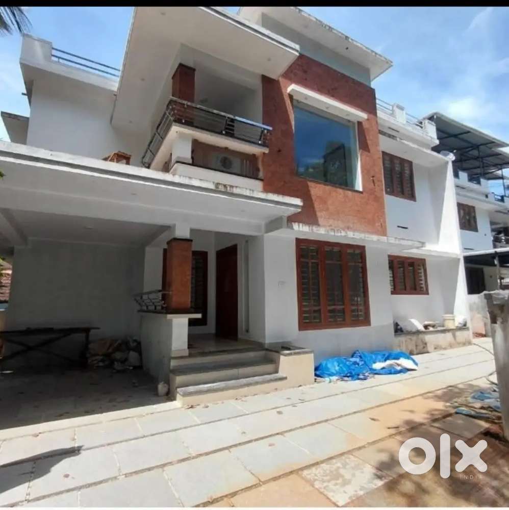 Karaparamba near maithra hospital 5 cent 4 bedroom new modern house ...