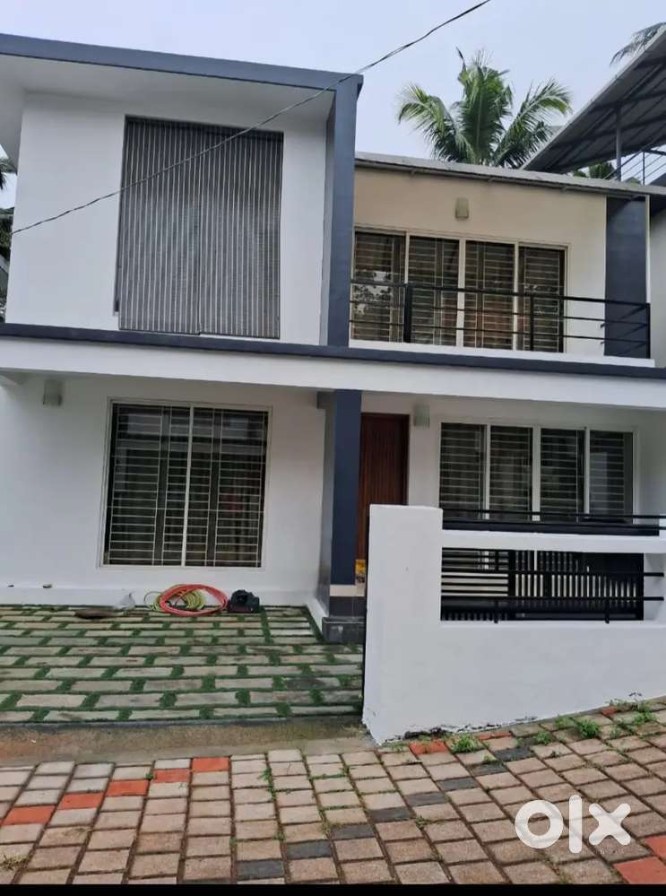 Single room vacancy for women in a 3bhk house (upstairs room). - For ...