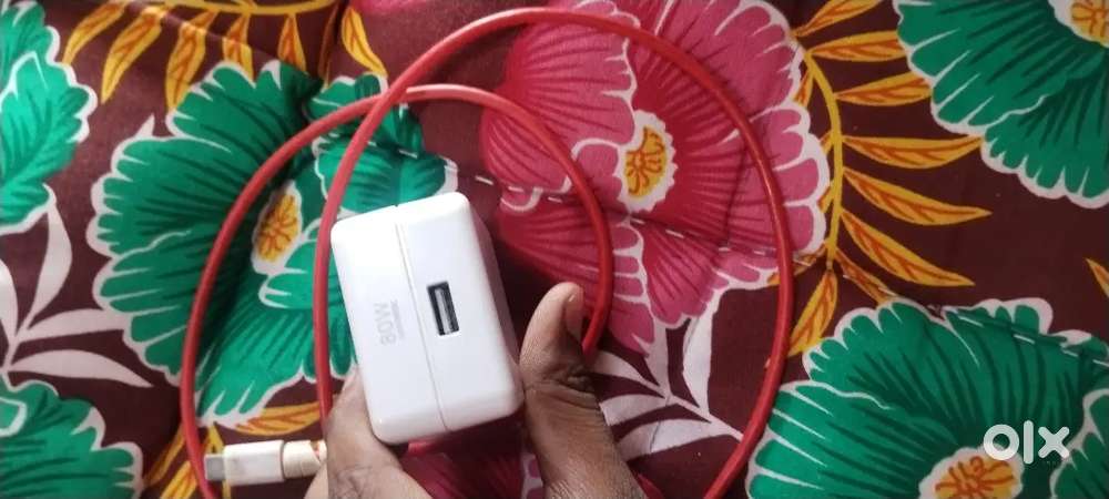 One plus charger - Accessories - 1807815620