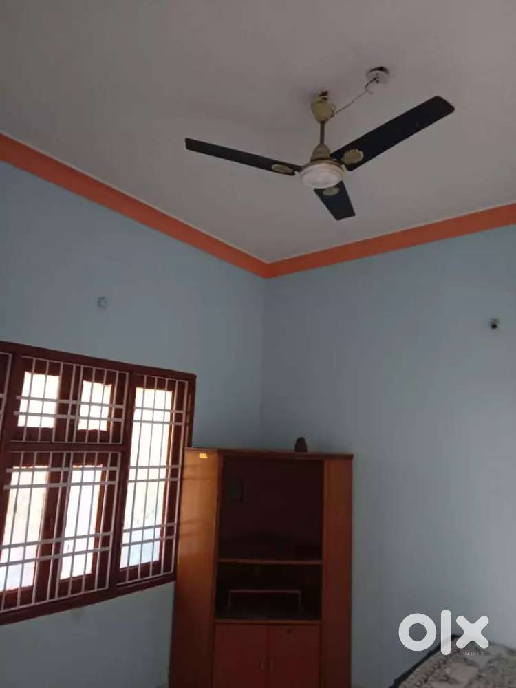 Rooms avilable for girls or boys - For Rent: Houses & Apartments ...