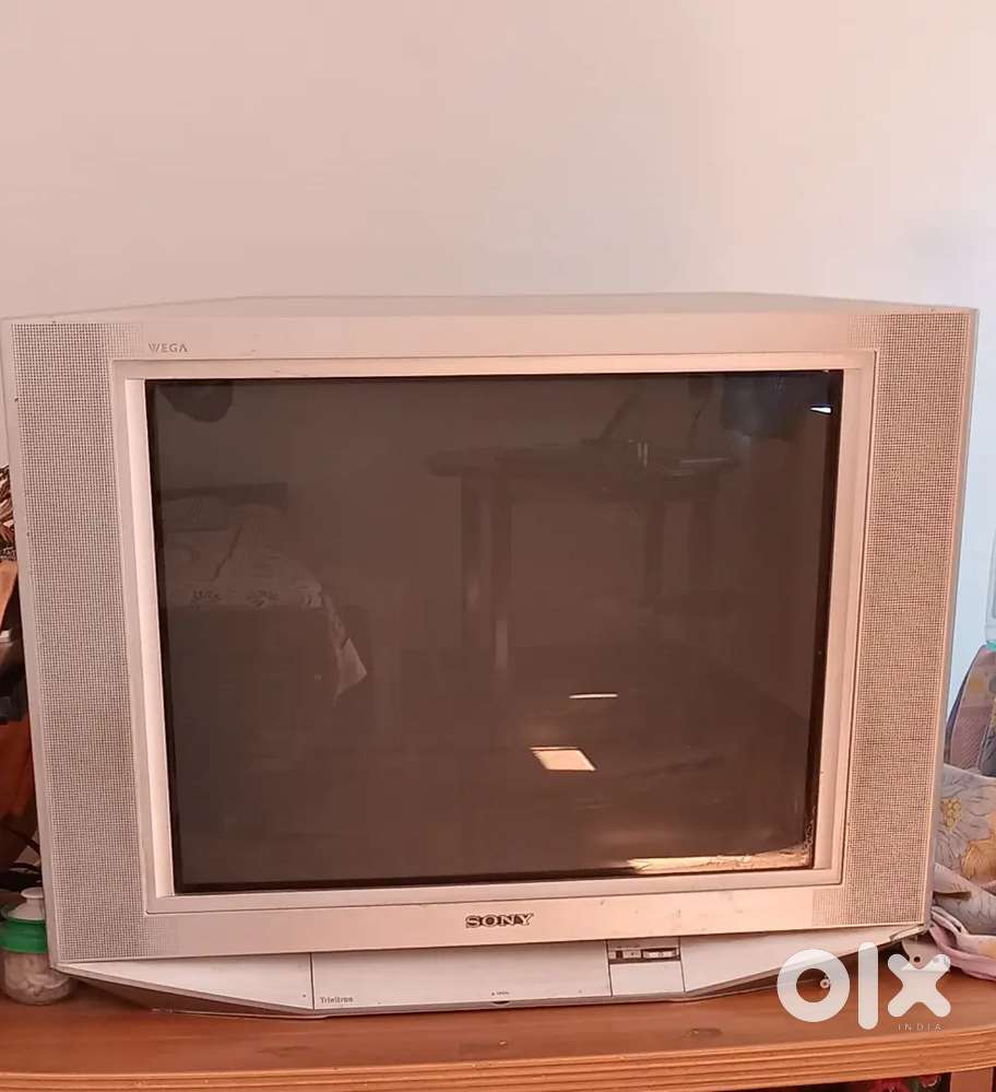Sony Wega 29 inch Trinitron color tv - TVs, Video - Audio - 1794840856