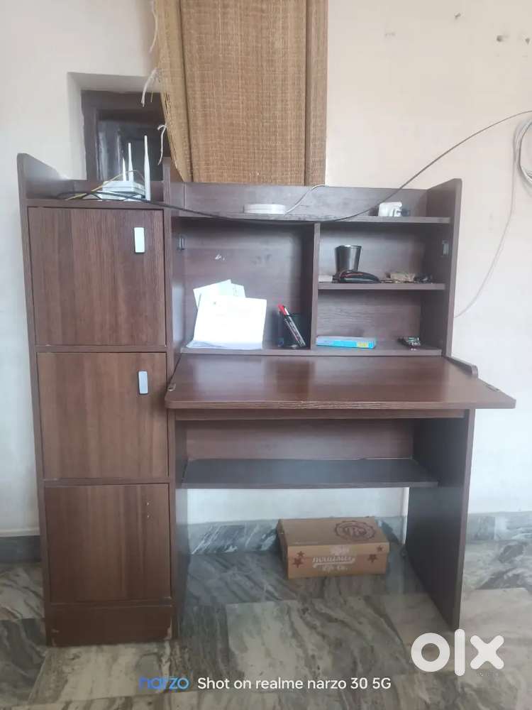 Computer Table - Buy & Sell Used Furniture in India | OLX