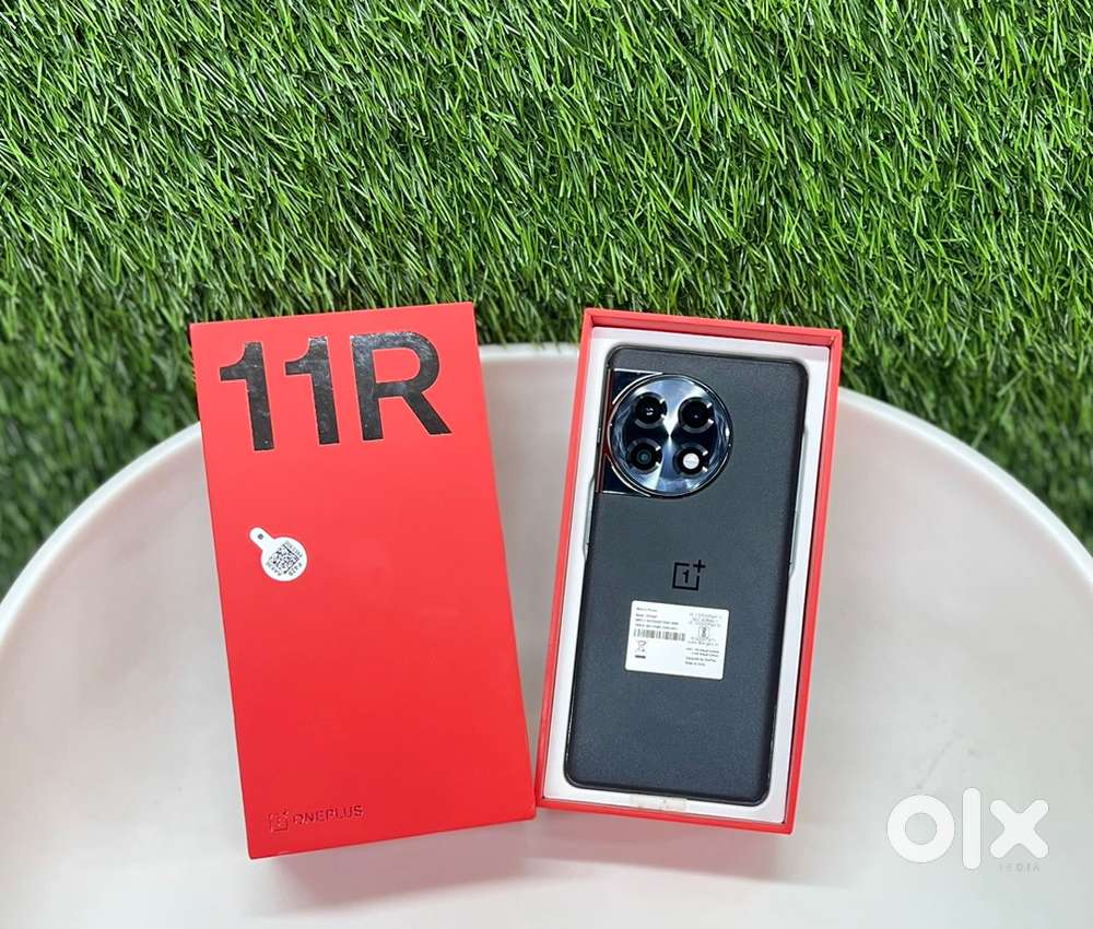 11r 8-128 clean phone full box - Mobile Phones - 1823854929