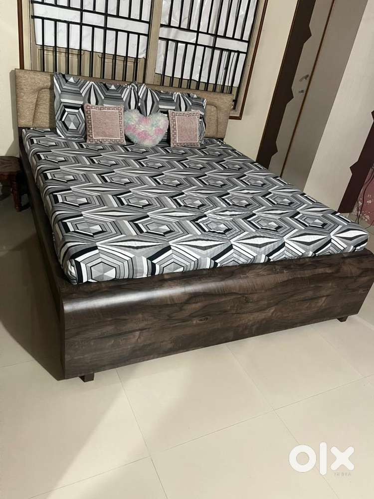New condition bed with gaadi & matching wardrobe 10 year condition ...