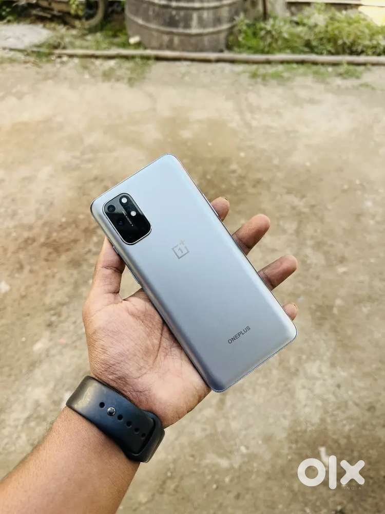 One plus 8T 8/128gb - Mobile Phones - 1796573738