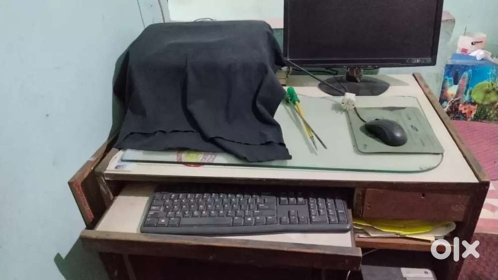 Computer Table - Buy & Sell Used Furniture in India | OLX