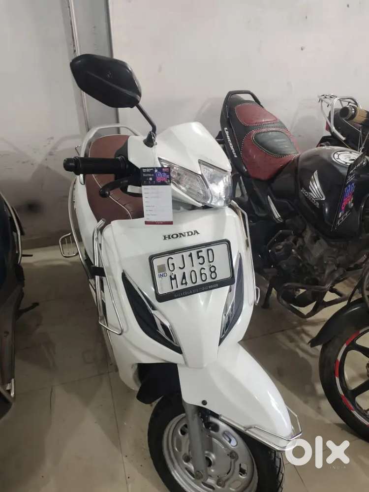 HONDA ACTIVA WHITE LIGHT 6G FULL CONDITION - Scooters - 1806962568