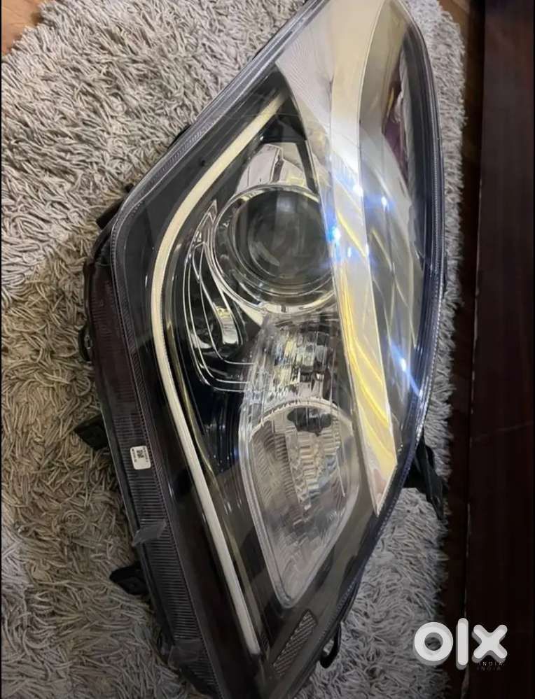Baleno Projector Headlight RH Side - Spare Parts - 1820663421