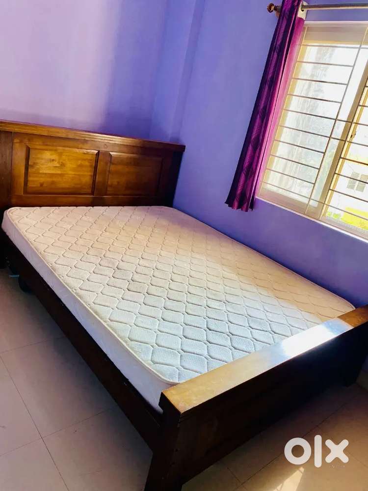 WOODEN HOMECENTER QUEEN SIZE BRANDED BED WITH SPRING MATTRESS ON SALE ...