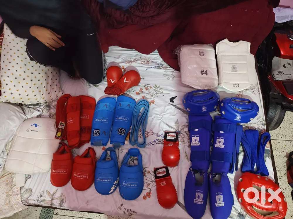 Arawaza karate kit - Sports Equipment in Laxman Vihar, Gurgaon - 1833467386
