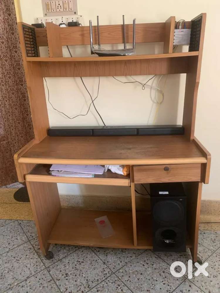 Computer Table Kolkata - Used Furniture for sale in India | OLX