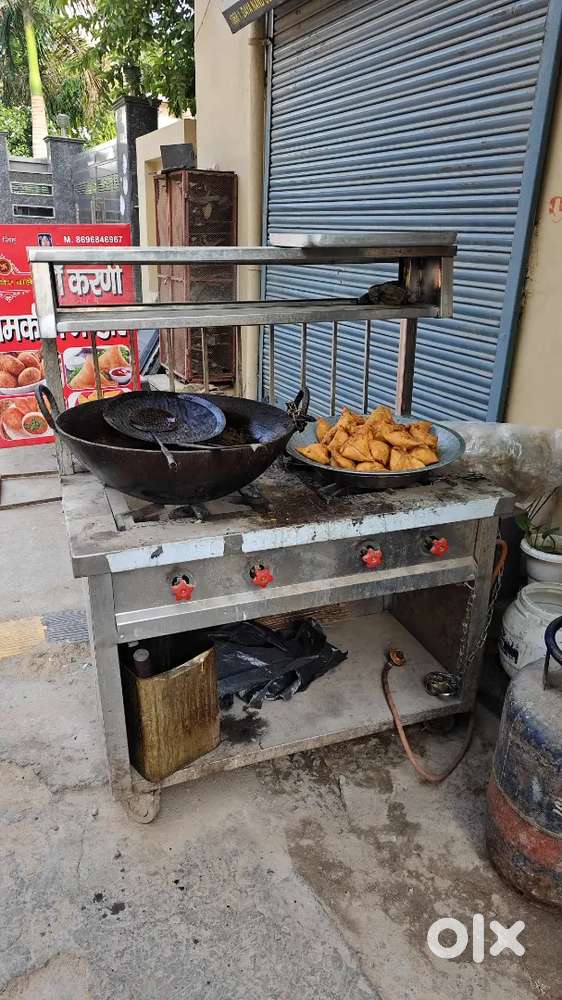 Gas chula. New. 1mahine pehle liya. Dukan band karni pad rahi hai ...