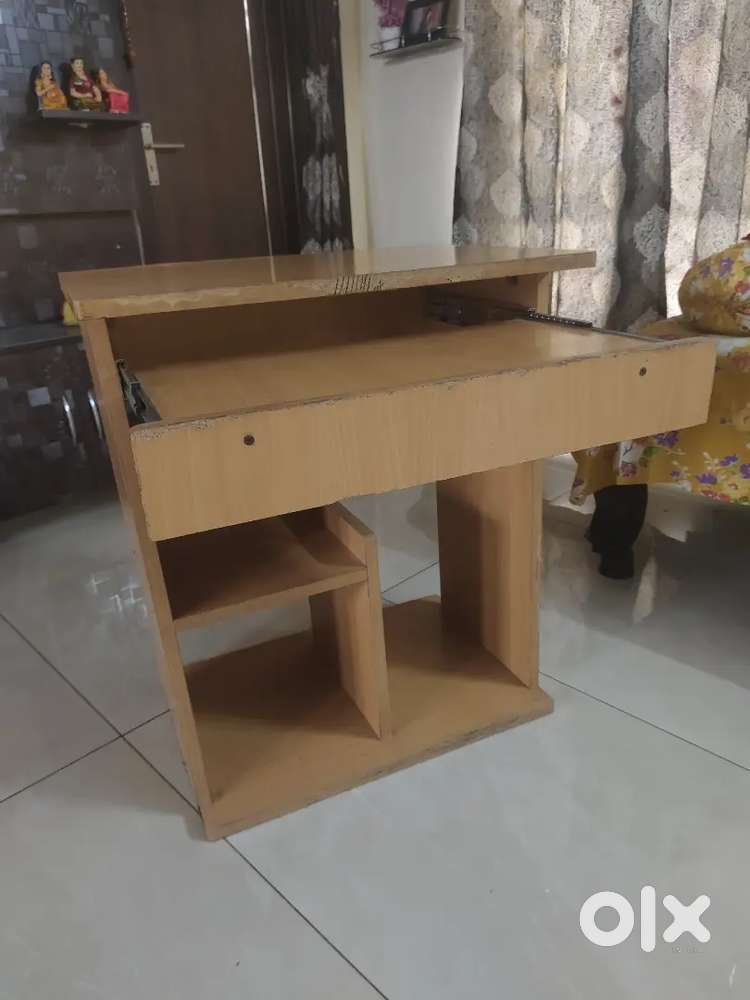 Computer Table - Buy & Sell Used Furniture in India | OLX