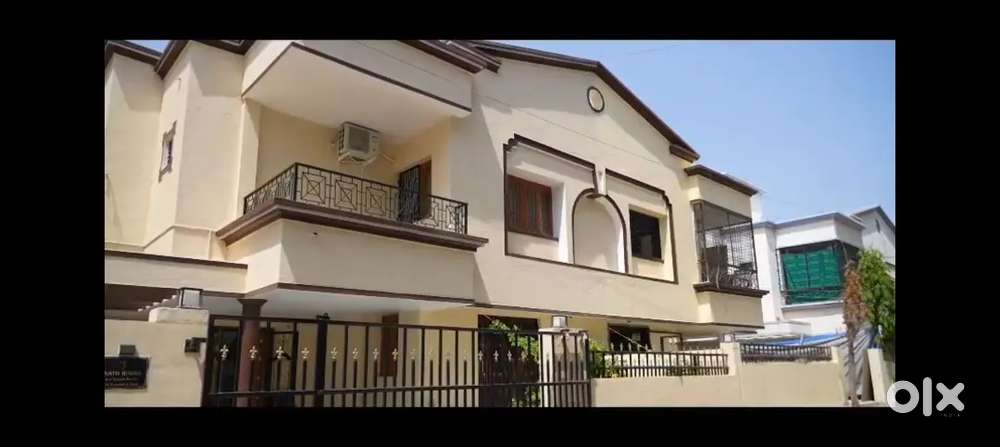 PG in the centre of the vadodara just behind osia mall near gotri lake ...