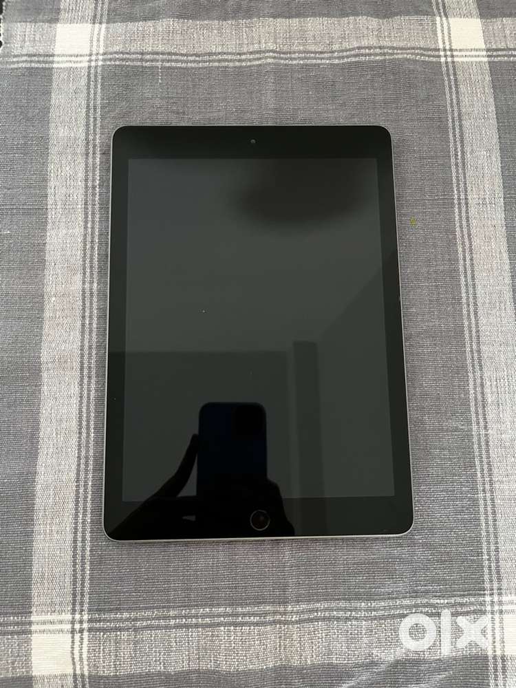 iPad 6th Generation - Tablets - 1810054013