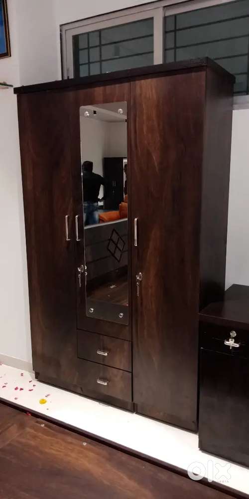 Wardrobe Buy Sell Used Furniture in Mira Road OLX