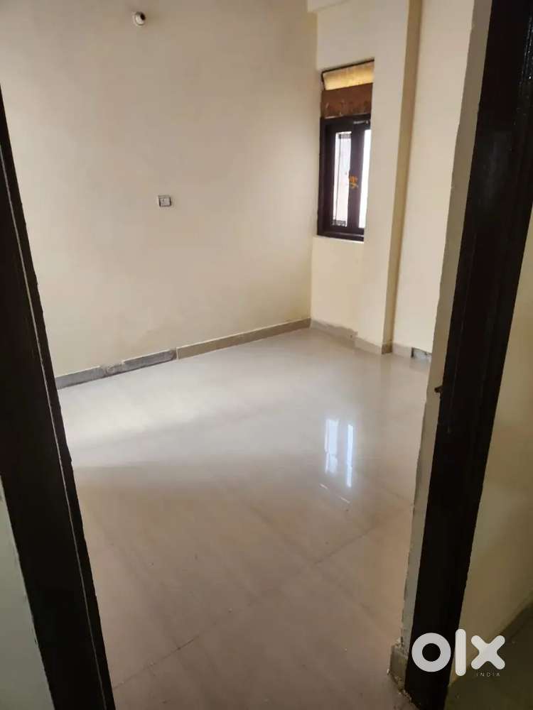 1 BHK independent builder flat available in mayur vihar extension - For ...