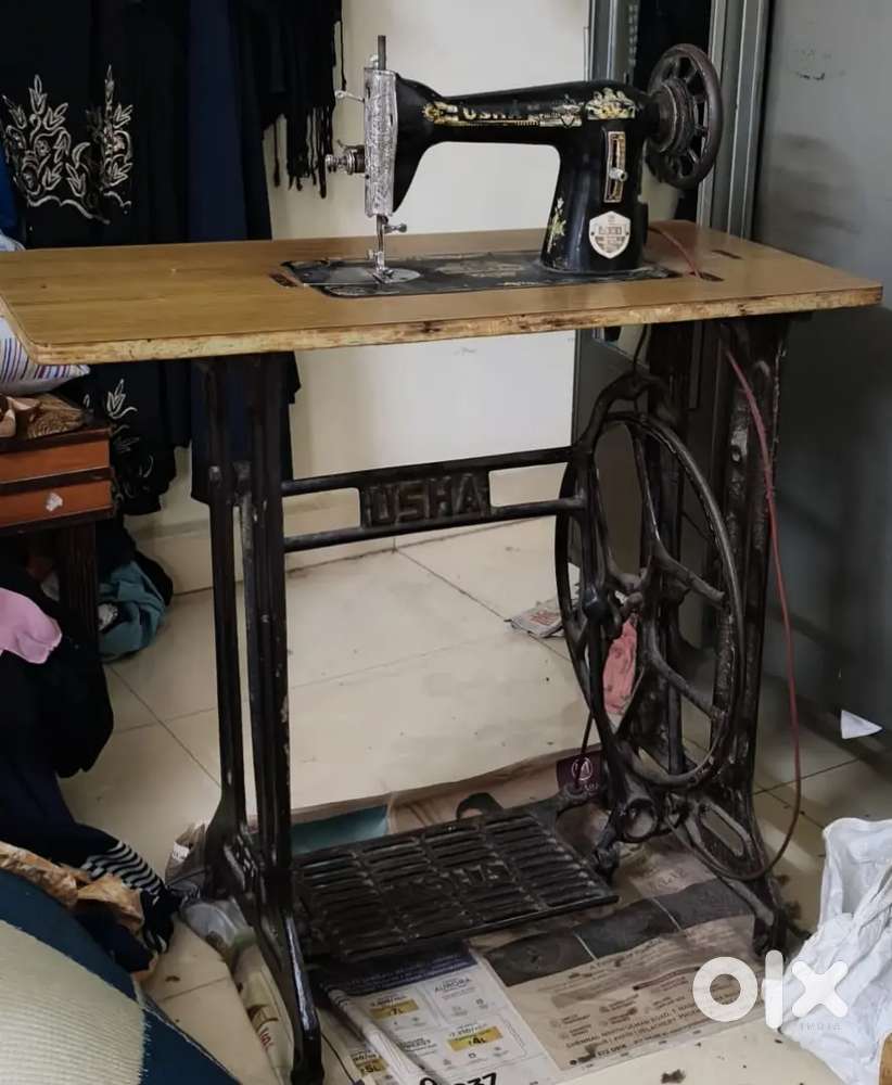 Tailoring machine with table price olx store