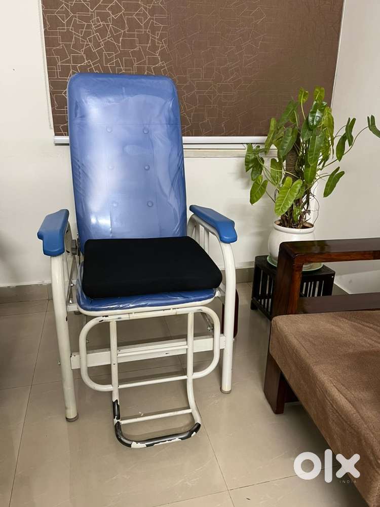 High back adjustable Saline/Blood Transmission Chair with Foot Rest ...