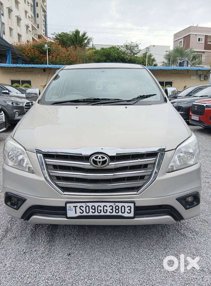 Toyota Innova 2.5 G (Diesel) 8 Seater BS IV, 2013, Diesel - Cars ...