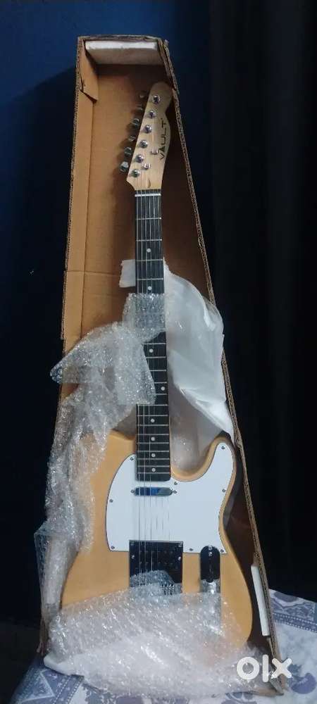 ELECTRIC GUITAR - Musical Instruments - 1822446092