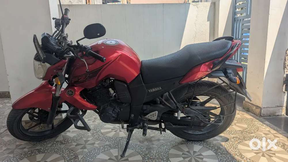 Yamaha FZ red in good condition - Motorcycles - 1826878306